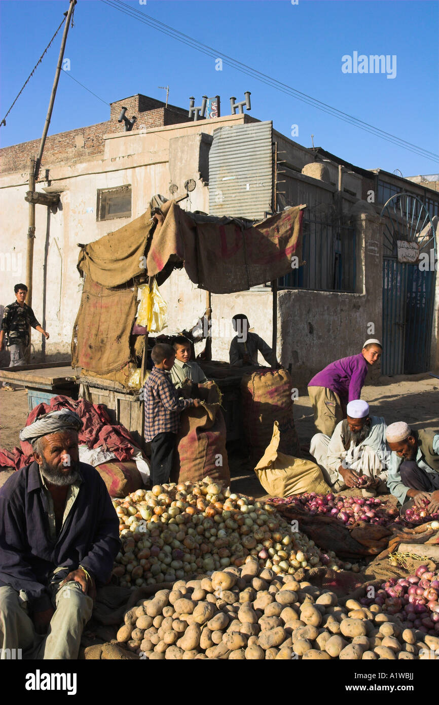 AFGHANISTAN Central Kabul Bazaar Vegetable market Stock Photo - Alamy