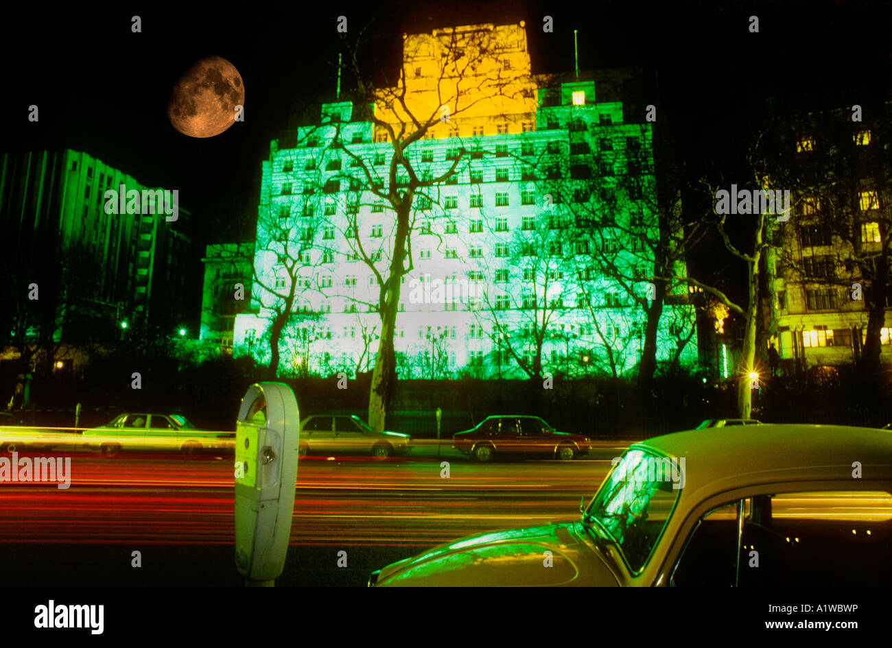 London night time landscape hi-res stock photography and images - Alamy
