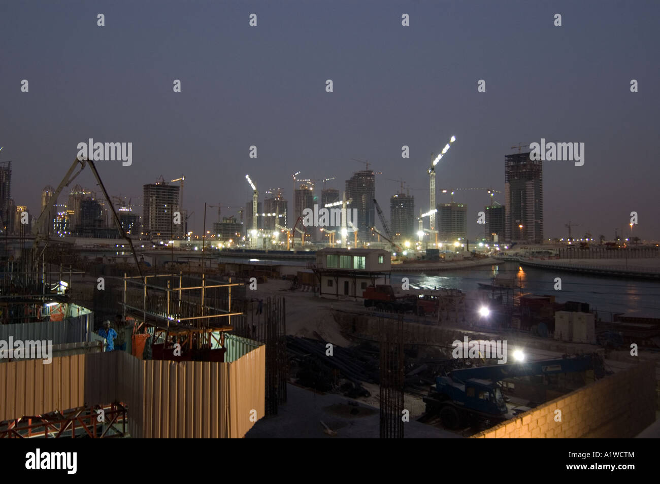 Dubai marina development Stock Photo - Alamy