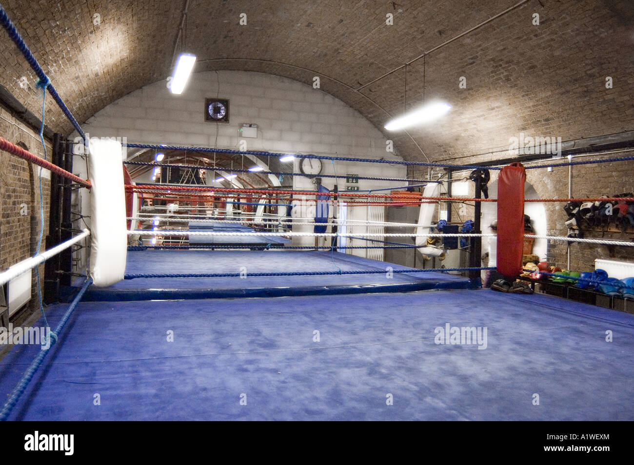 British boxing club hi-res stock photography and images - Alamy