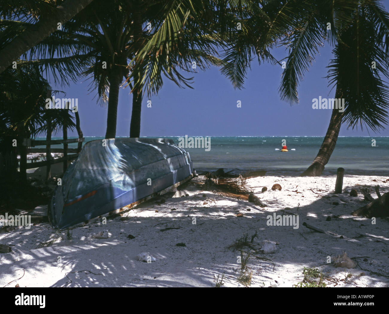 Shady beach spot hi-res stock photography and images - Alamy