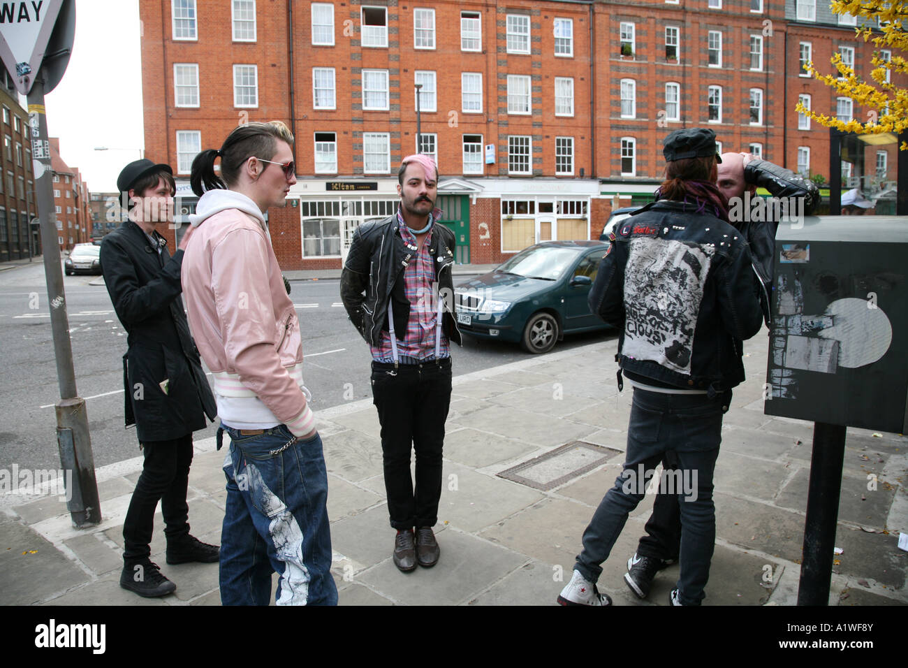 Punk hair group hi-res stock photography and images - Alamy