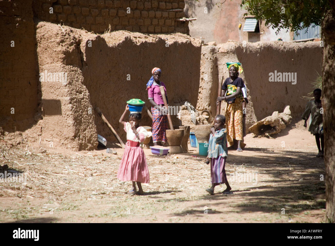 The town of Segoukoro the old Segou,Mali, West Africa Stock Photo - Alamy