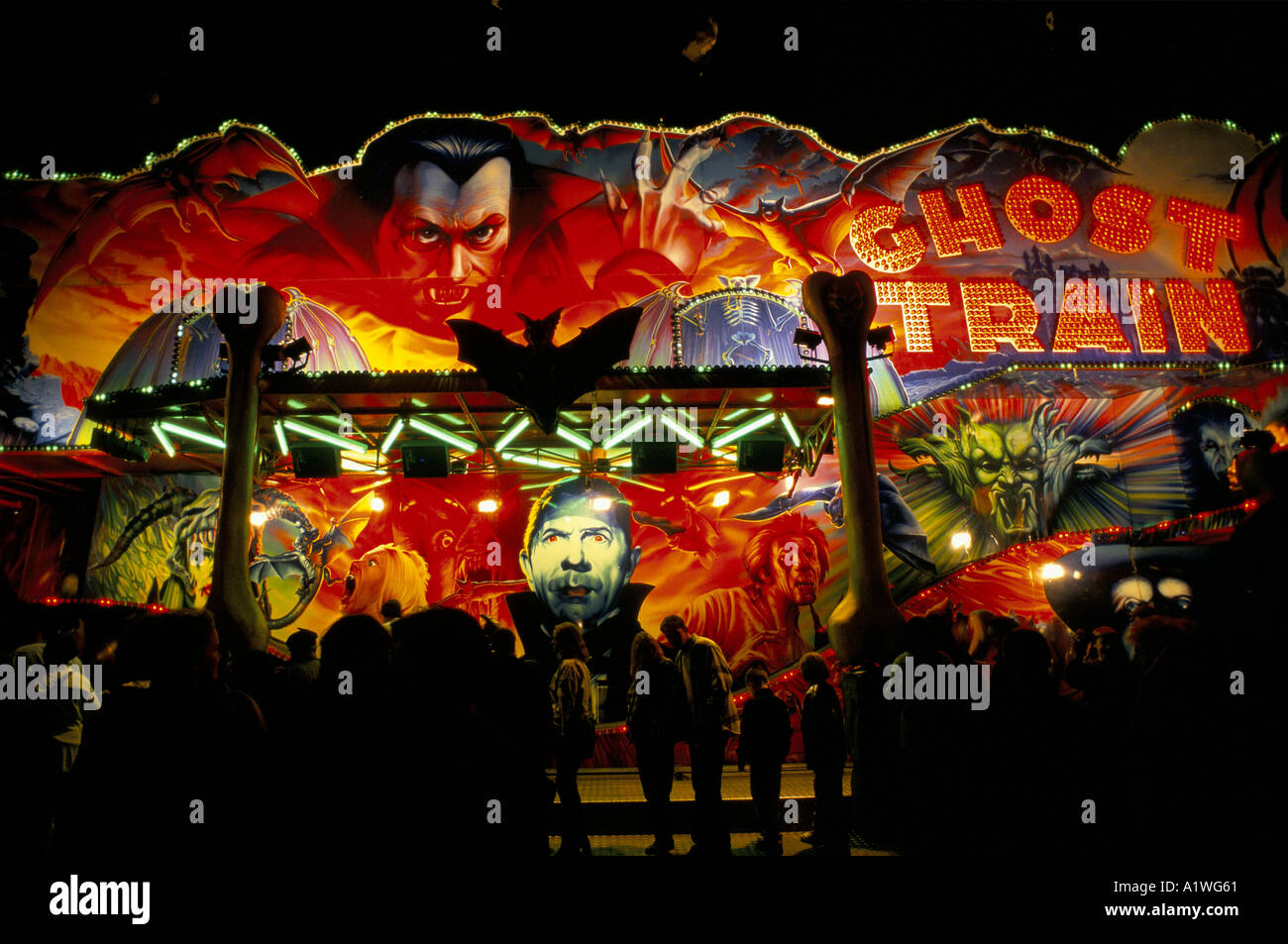 PEOPLE QUEUE TO RIDE FAIRGROUND GHOST TRAIN HULL FAIR 1996 Stock Photo ...