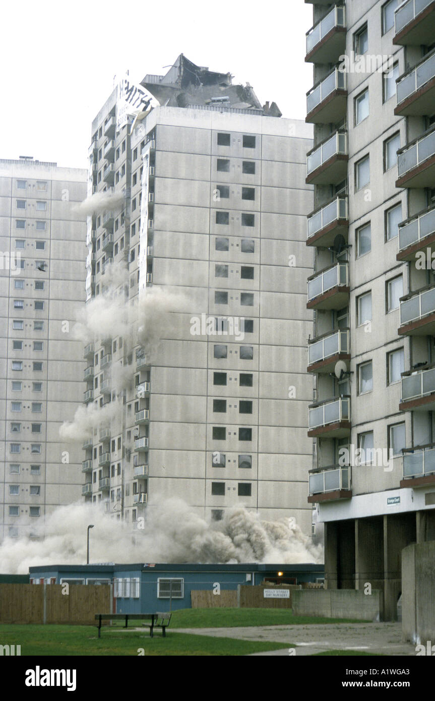HACKNEY TOWER BLOCK DEMOLITION USING CONTROLLED EXPLOSIVES IN BETWEEN 2 ...