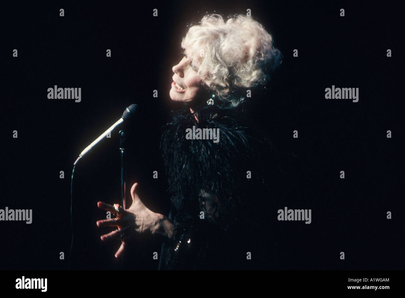 Dorothy squires roger moore hi-res stock photography and images - Alamy