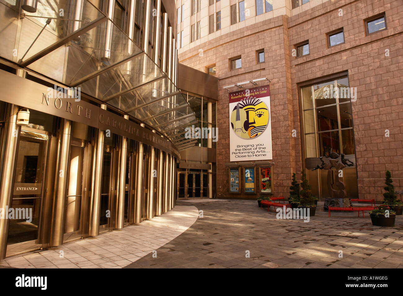 Nc blumenthal center hi-res stock photography and images - Alamy