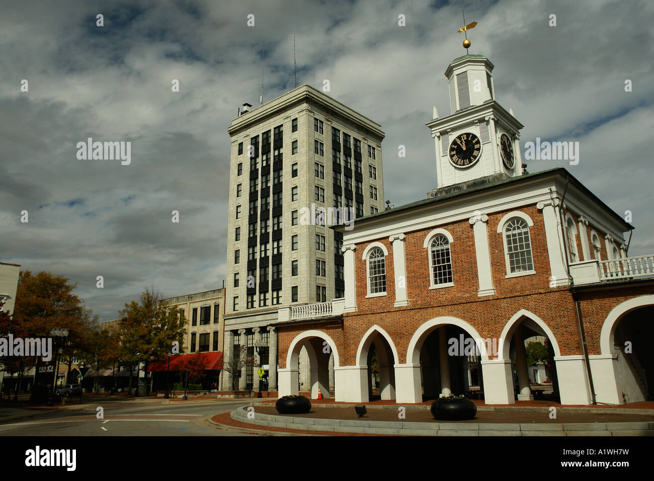 Fayetteville north carolina downtown hi-res stock photography and ...