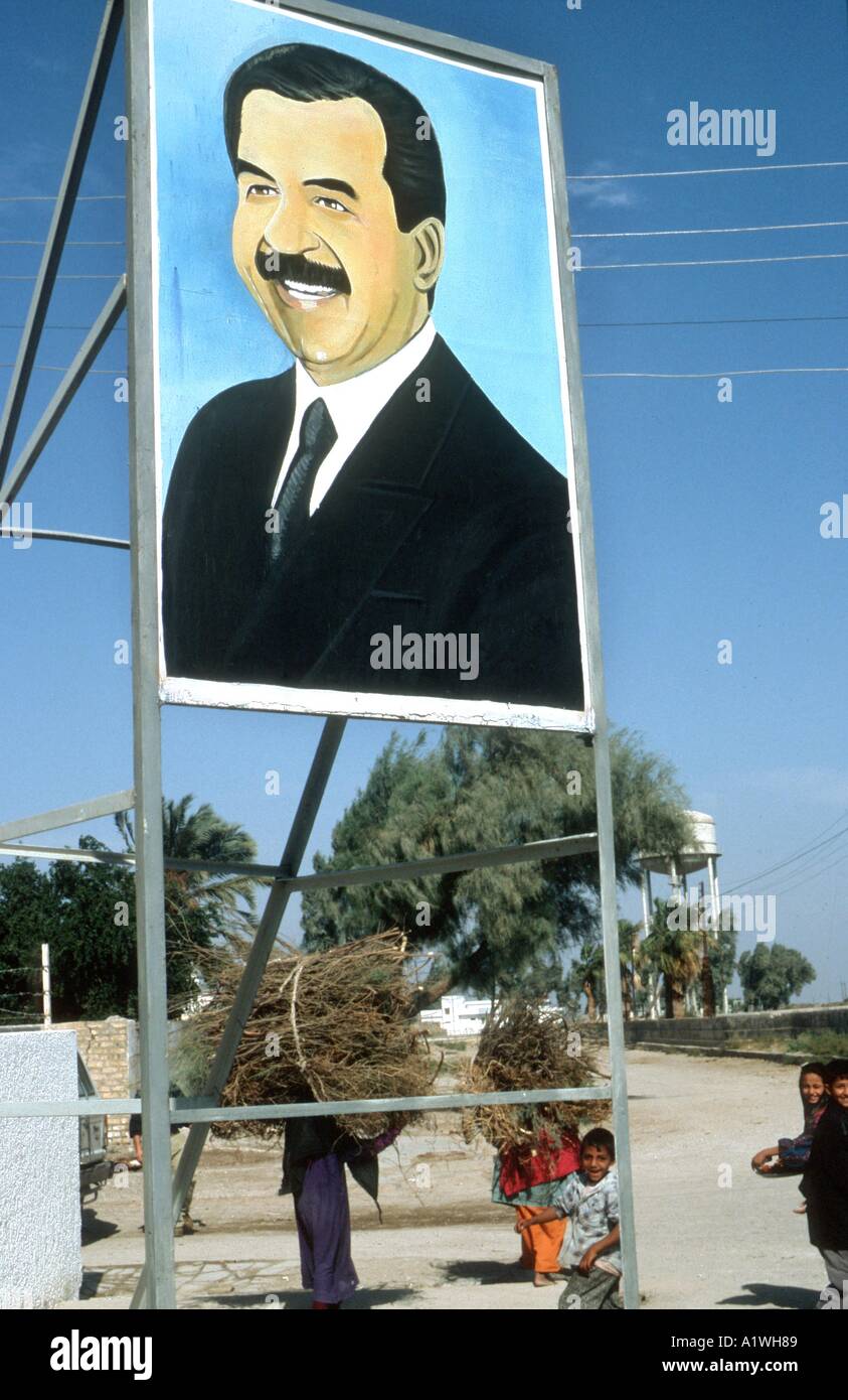 IRAQ NOV 1999 SADDAM HUSSEIN POSTER IN THE STREET Stock Photo - Alamy