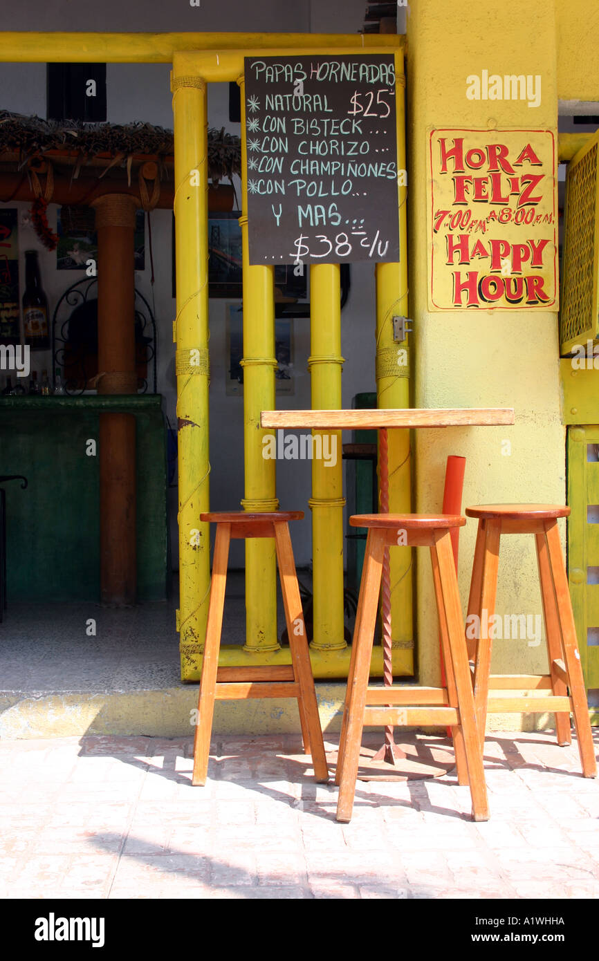 Mexico guerrero beach restaurant hi-res stock photography and images ...
