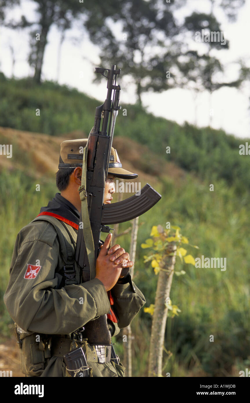 BURMA. GUERRILLA FROM THE SHAN STATE ARMY WHO ARE FIGHTING AGAINST ...
