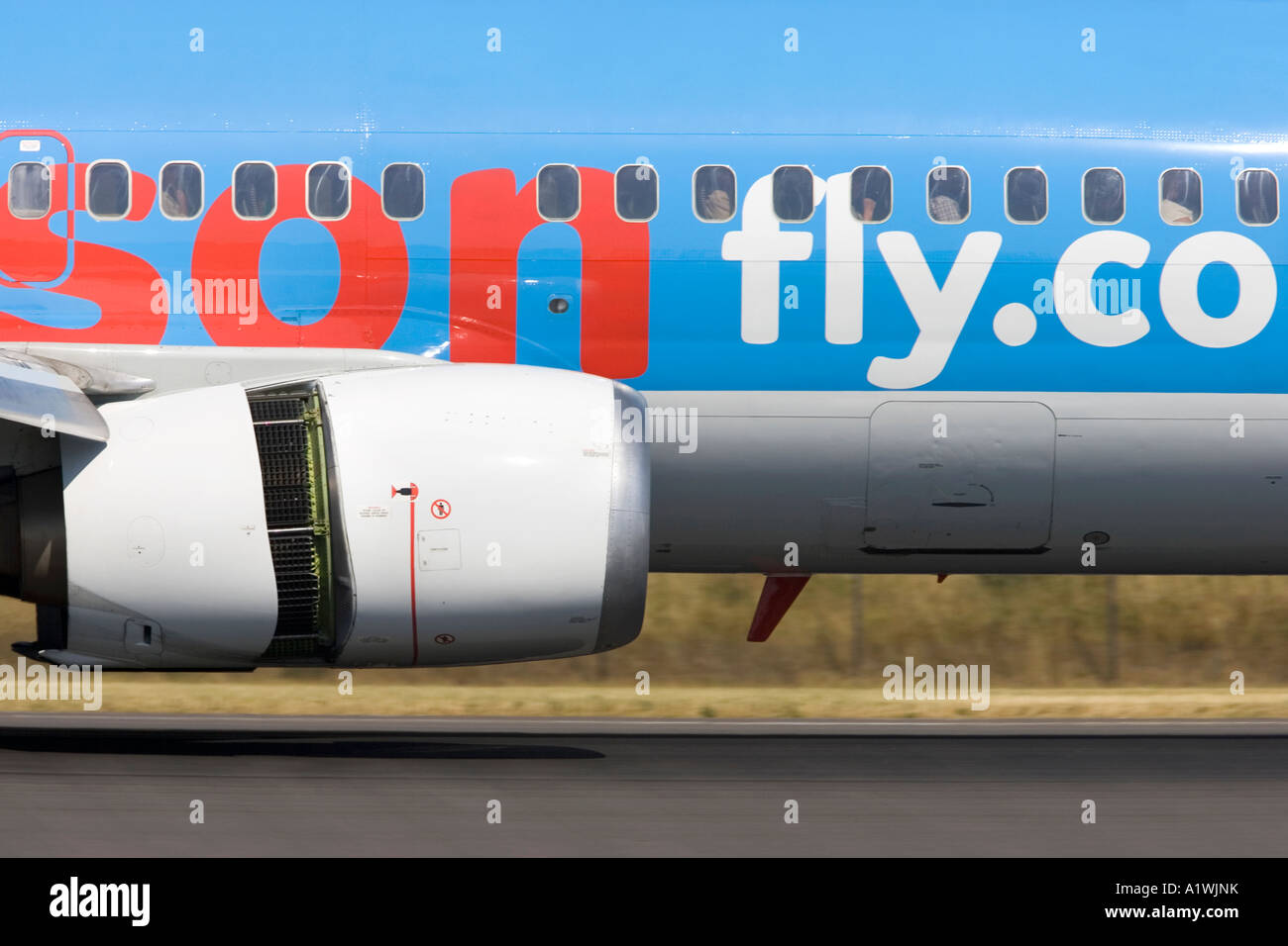 Aircraft engine reverse hi-res stock photography and images - Alamy