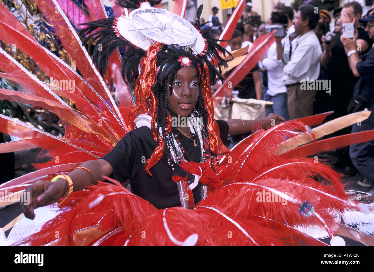 NOTTING HILL CARNIVAL 2000. Dancer with extravagant costume with skirt ...