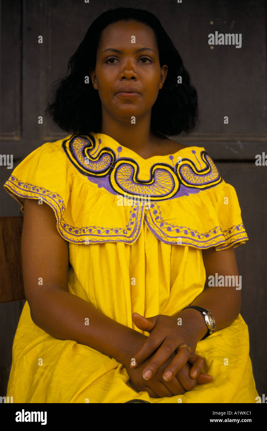 Tutsi woman hi-res stock photography and images - Alamy