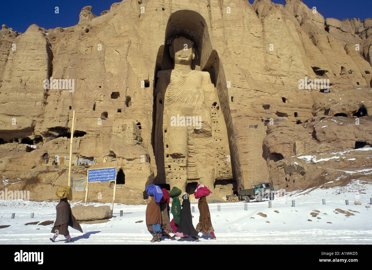 Bamiyan buddha hi-res stock photography and images - Alamy