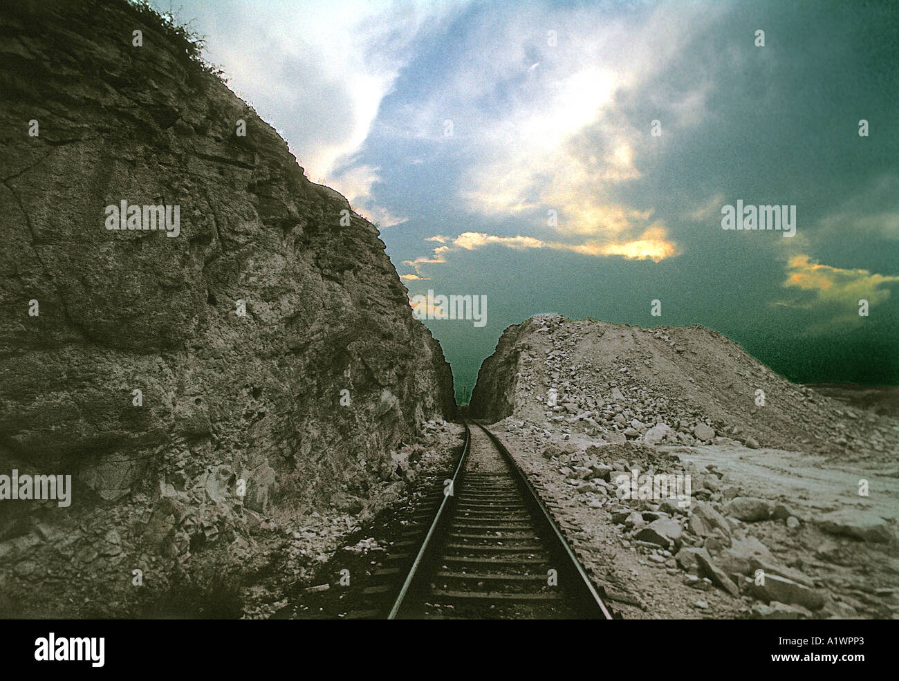 Railway cutting hi-res stock photography and images - Alamy