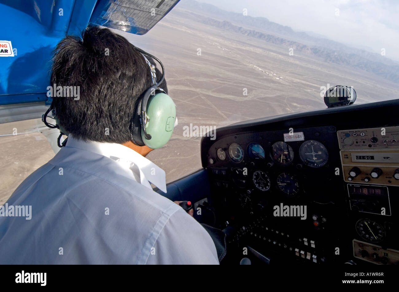 Light aircraft cockpit hi-res stock photography and images - Alamy
