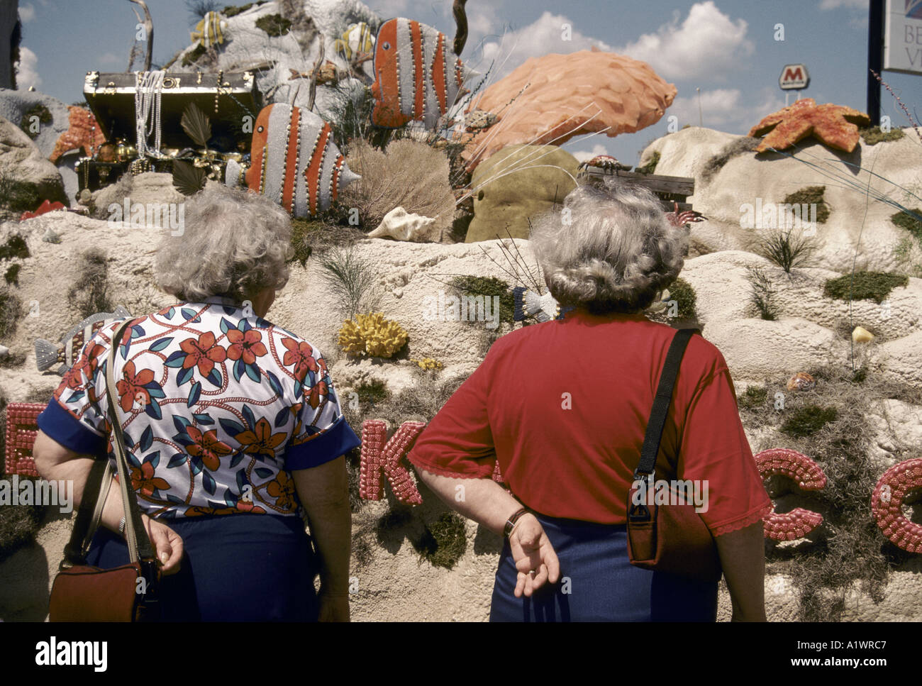 Fish parade float hi-res stock photography and images - Alamy