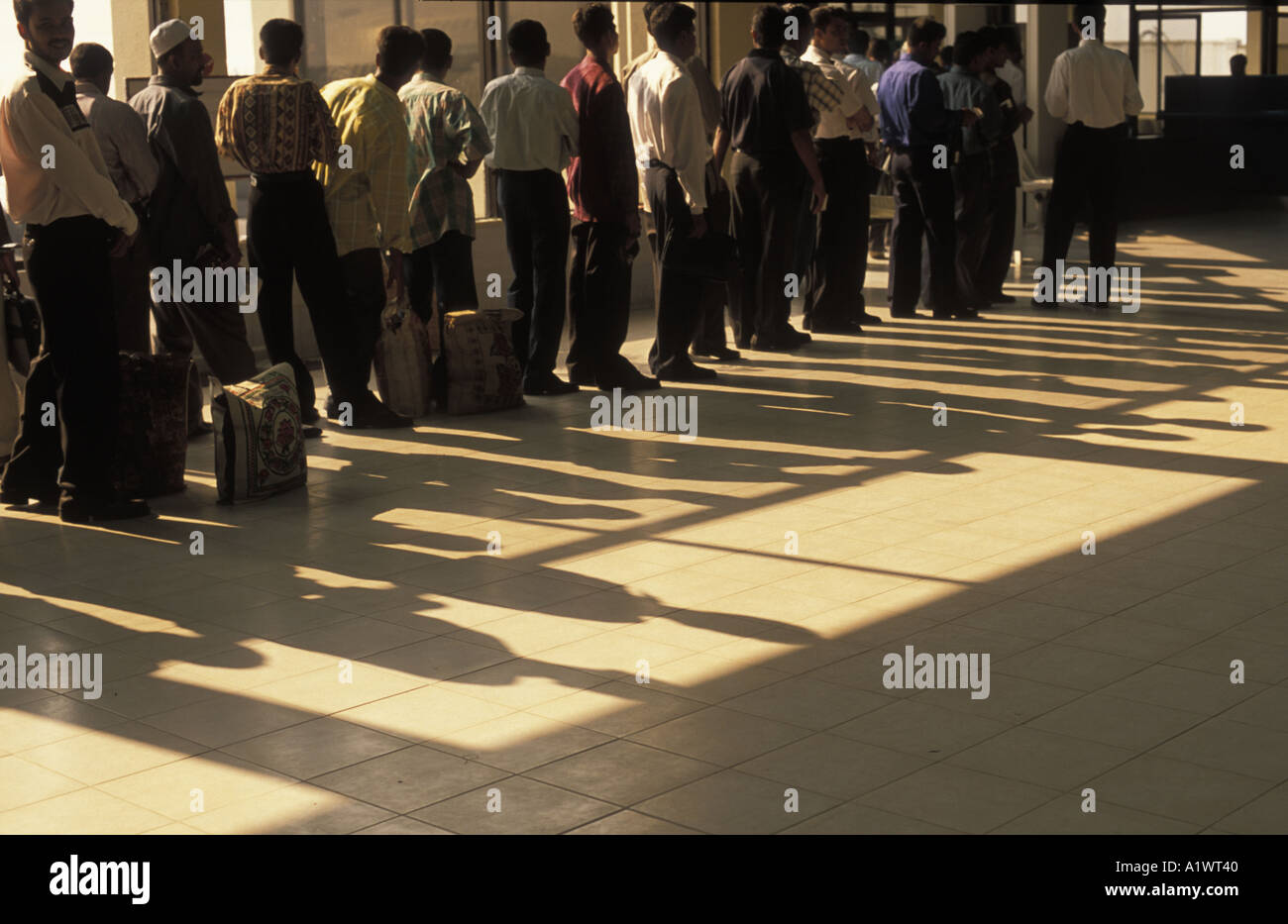 Airport security line queue hi-res stock photography and images - Alamy