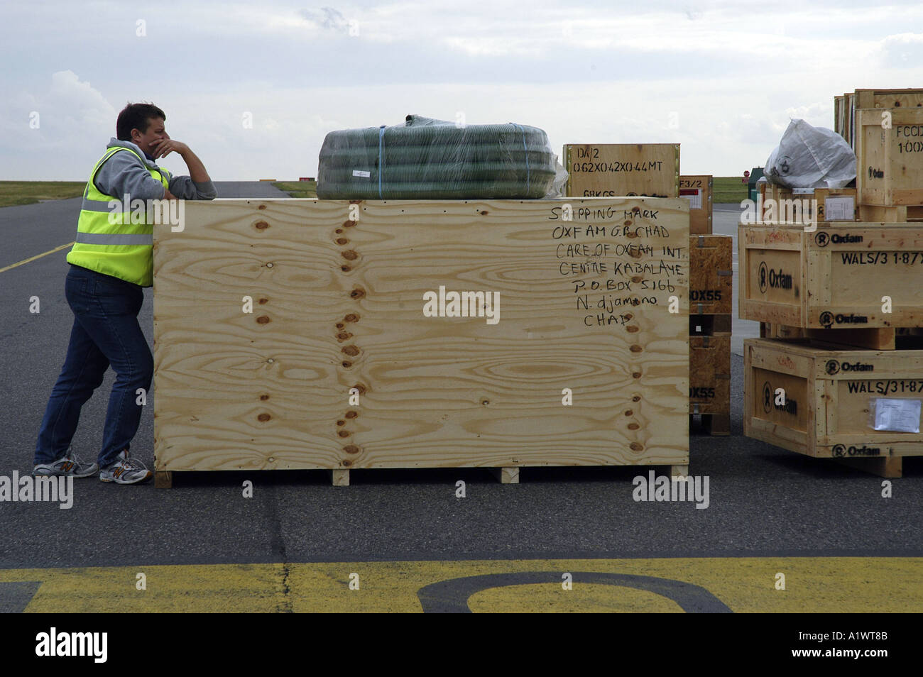 Oxfam aid flight for Sudanese displaced Manston airport. Logistician ...