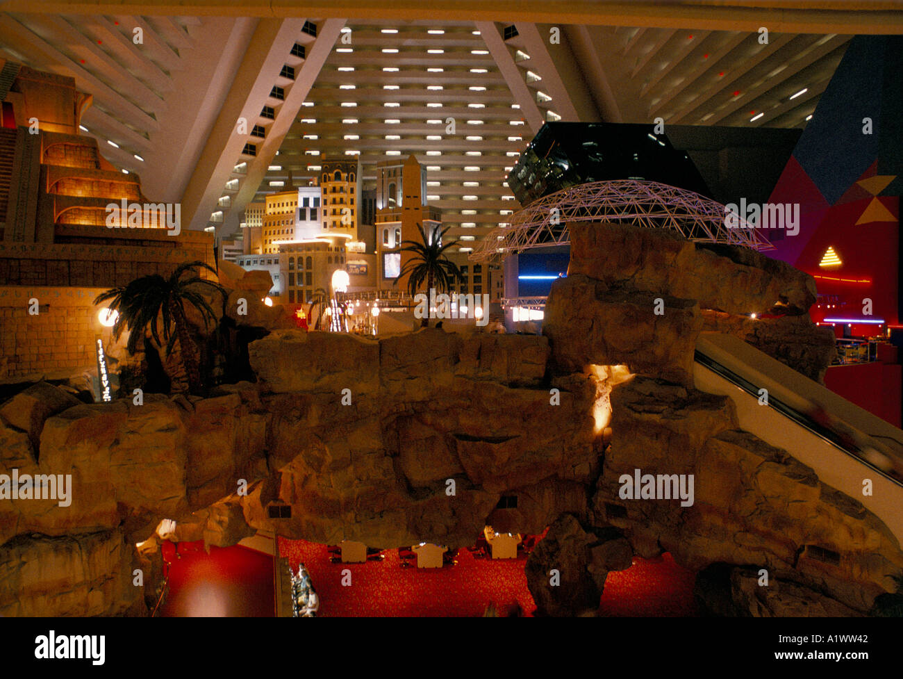 LAS VEGAS NEVADA USA 1994 LUXOR INTERIOR Stock Photo - Alamy