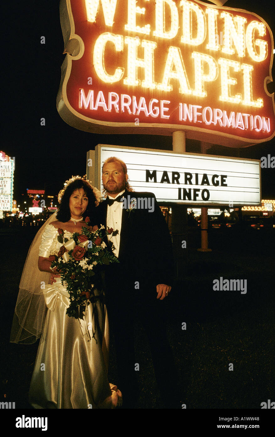 LAS VEGAS NEVADA USA 1994 WEDDING COUPLE AT THE WEDDING CHAPEL THE ...