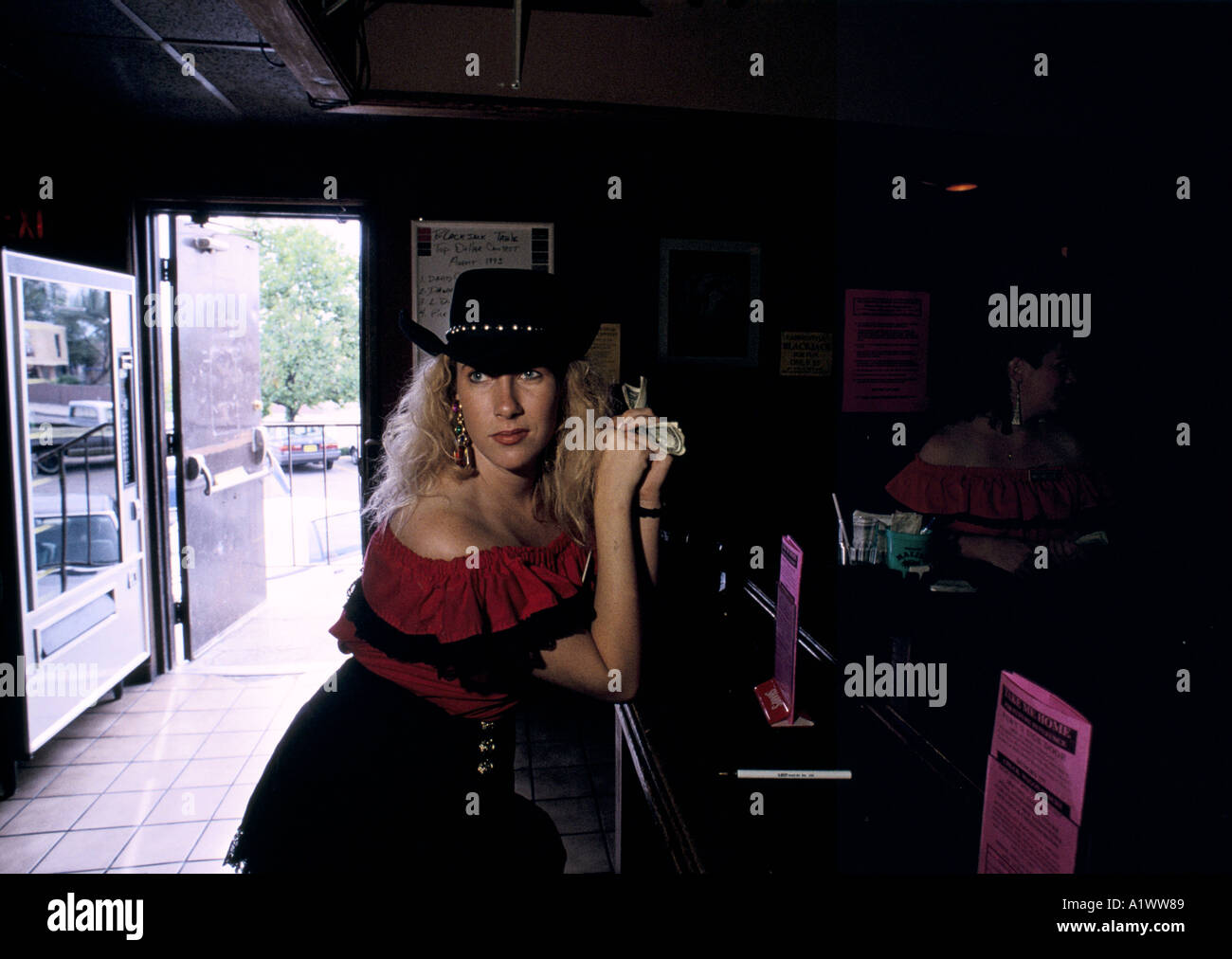 BAR CULTURE SUNDANCE SALOON ALBUQUERQUE NEW MEXICO 1993 Stock Photo - Alamy