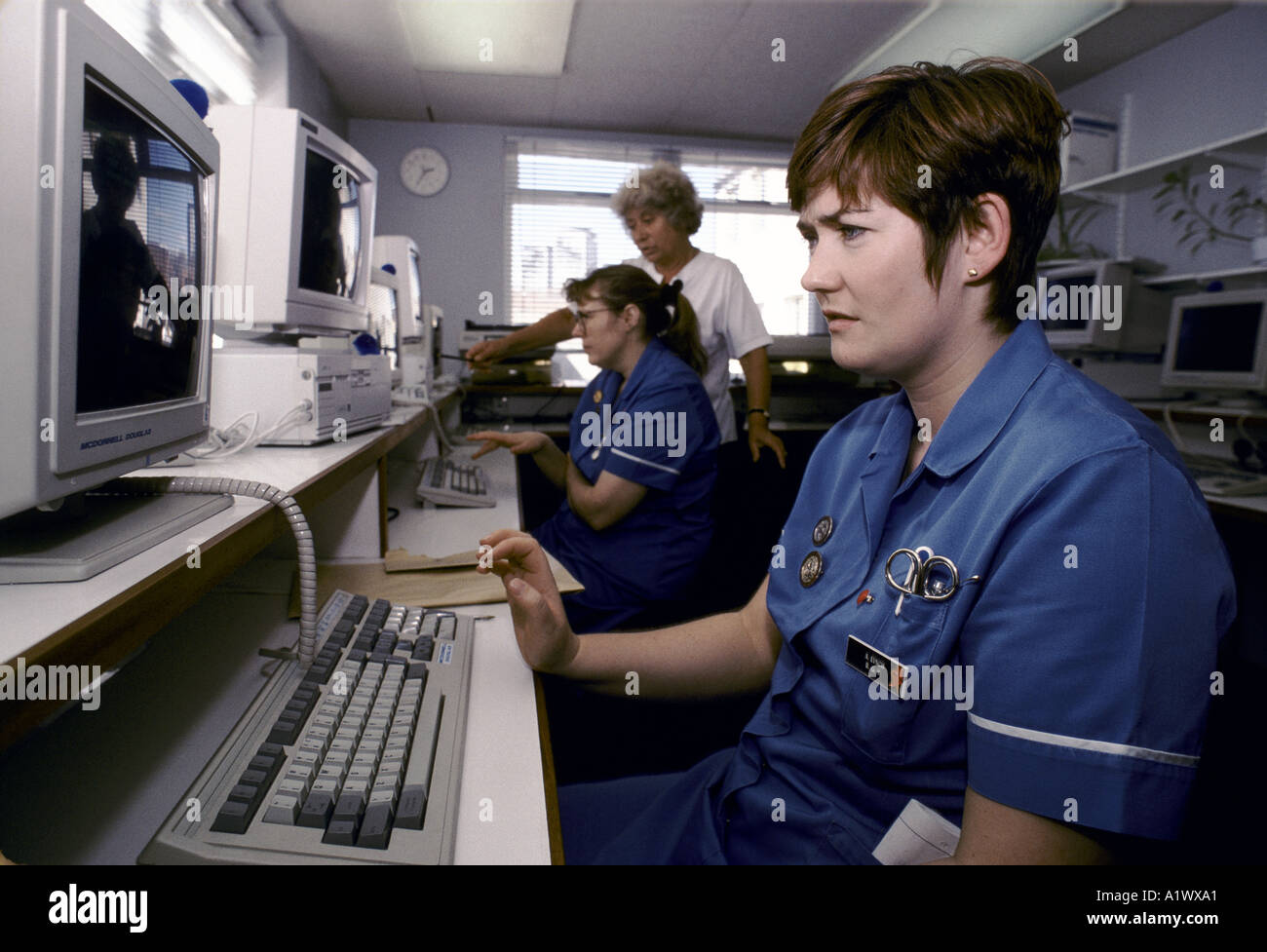 NURSES LEARNING TO USE COMPUTER TECHNOLOGY ST MARY S HOSPITAL ...
