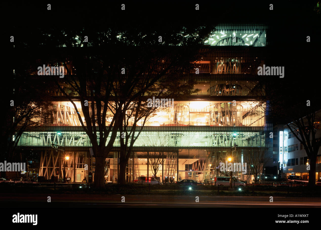 Sendai Mediatheque, multi Architect: Toyo Ito Stock Photo - Alamy
