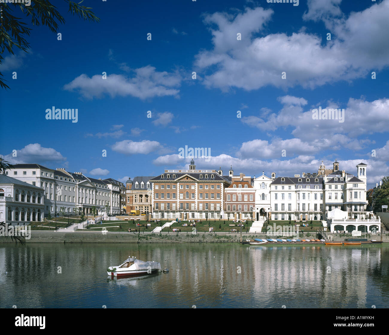 Richmond riverside offices hi-res stock photography and images - Alamy