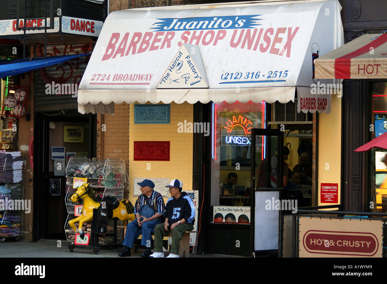 Barber shop new york hi-res stock photography and images - Alamy