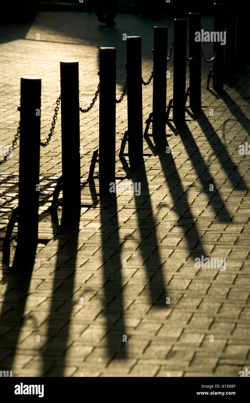 Sunlight casting shadows on hi-res stock photography and images - Alamy