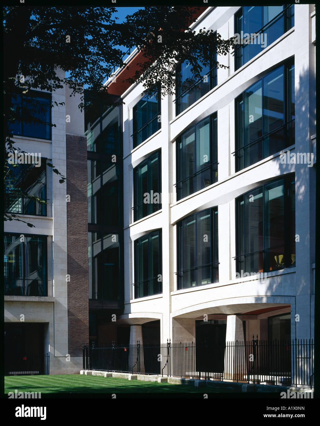 London city merrill lynch hi-res stock photography and images - Alamy