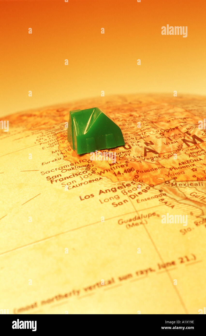 Real life maps hi-res stock photography and images - Alamy