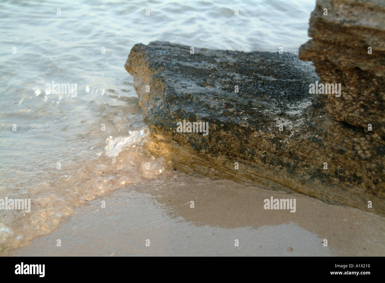 Water splashing on rock hi-res stock photography and images - Alamy