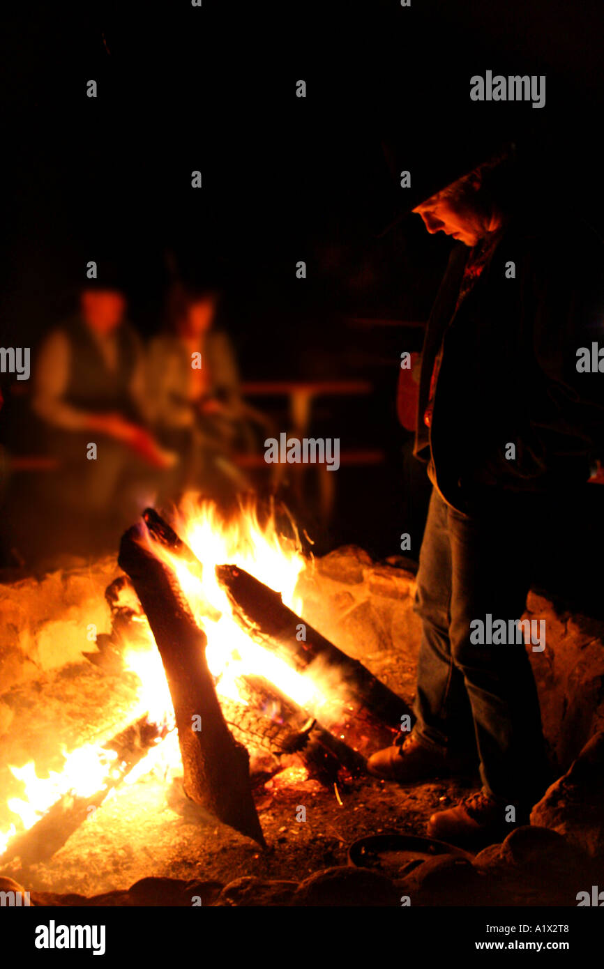 Cowboys campfire hi-res stock photography and images - Alamy