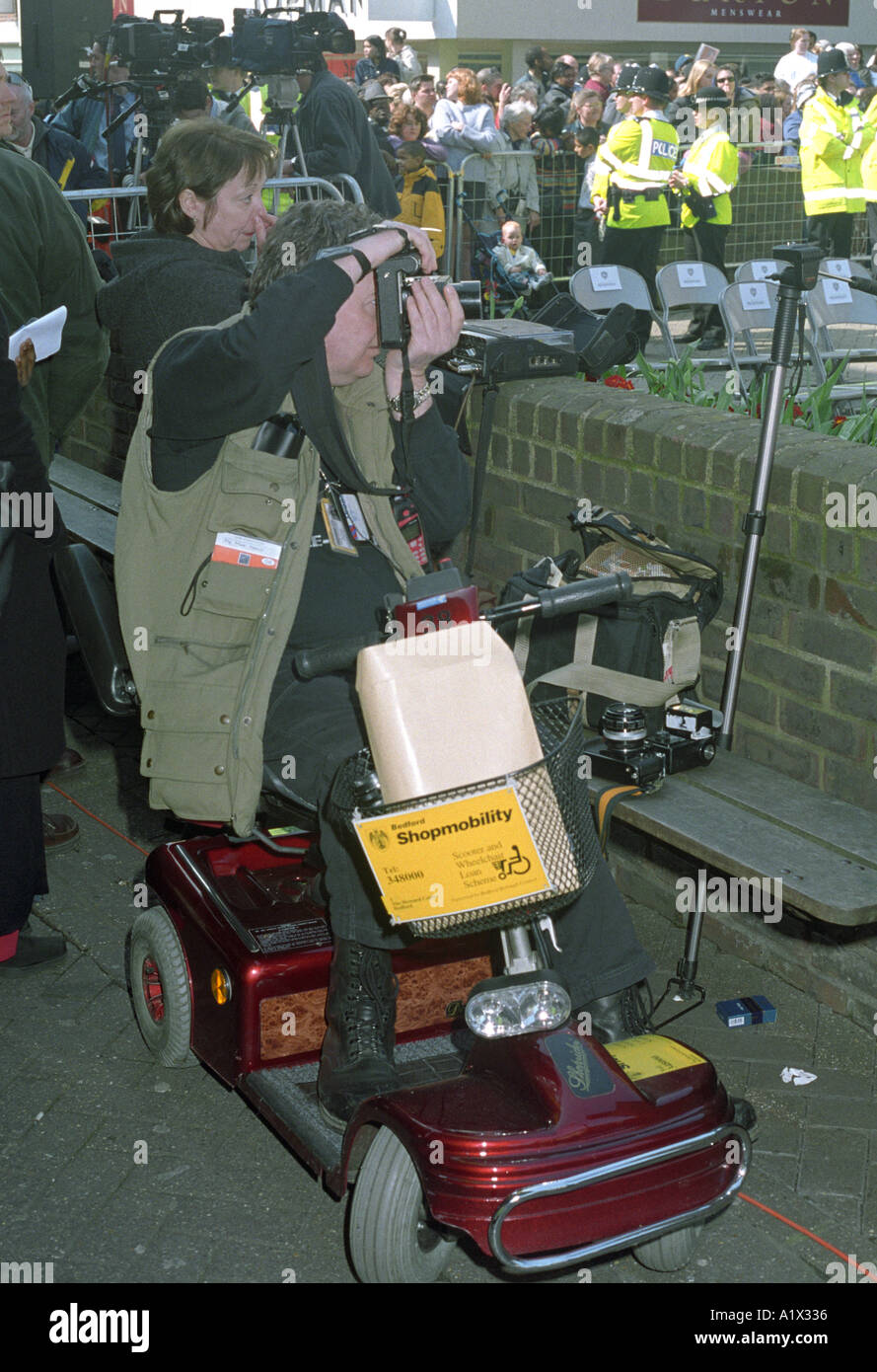 Disabled press photographer hi-res stock photography and images - Alamy