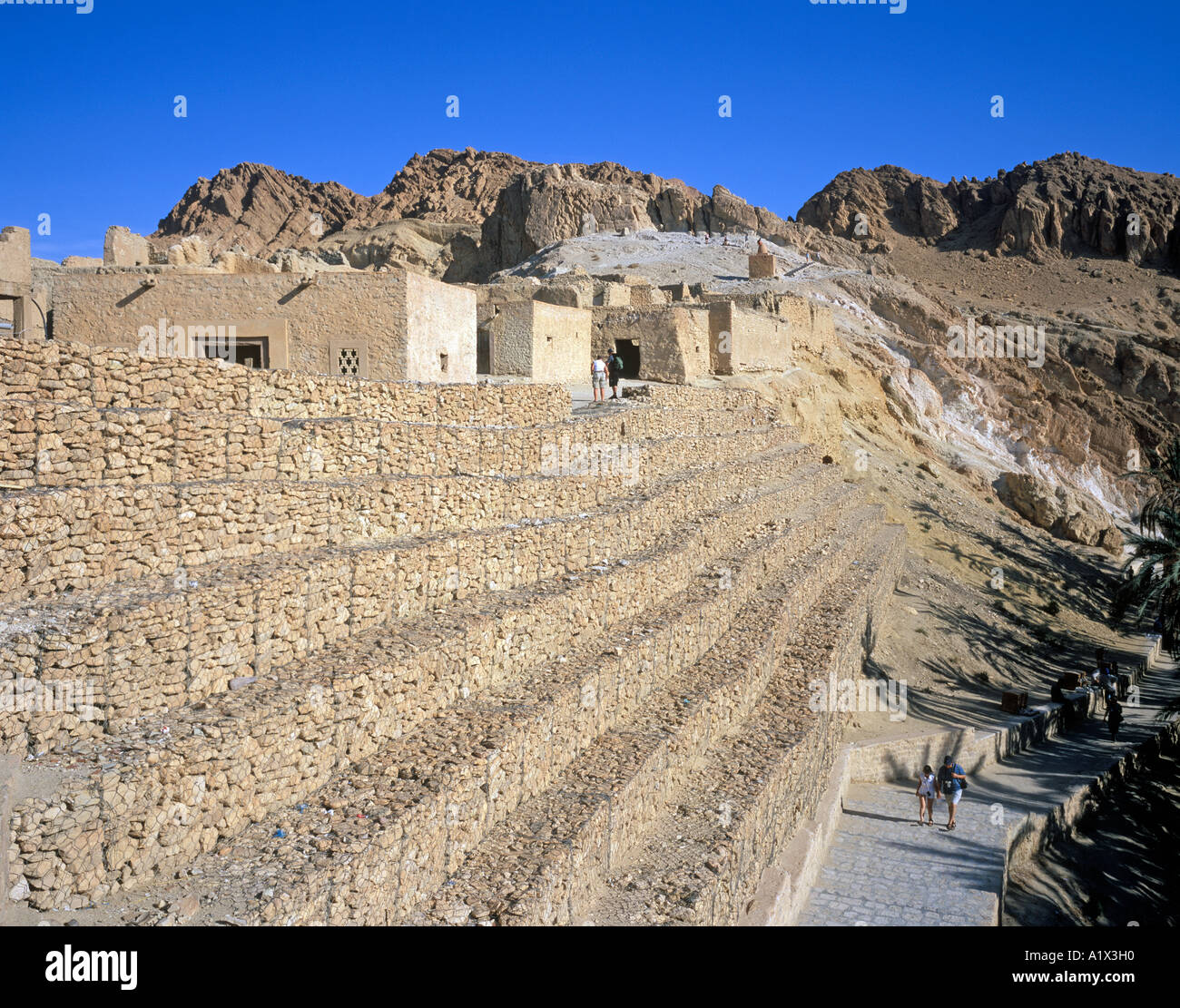 Ruins of village in Sahara Stock Photo - Alamy