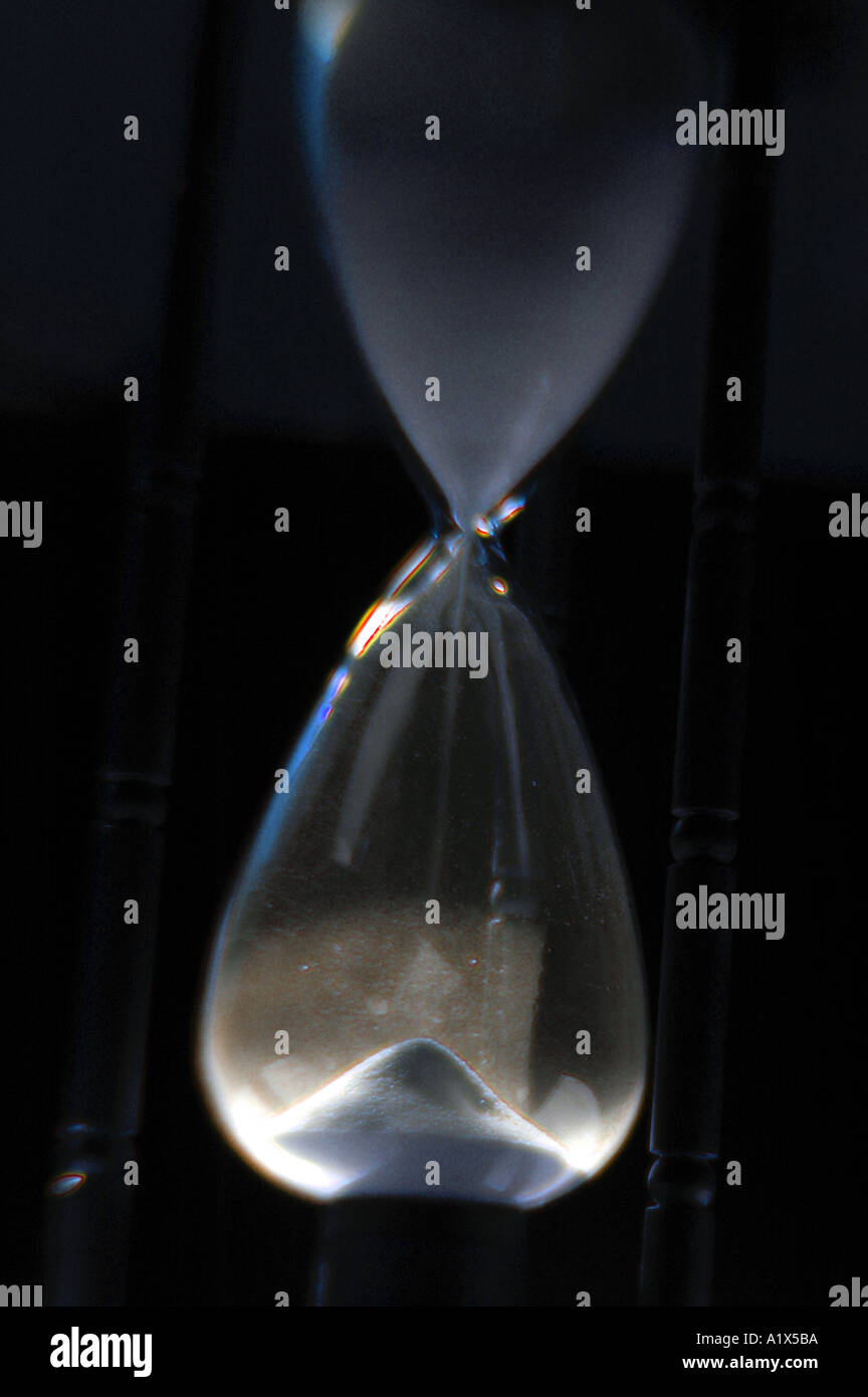 Sand grains falling hi-res stock photography and images - Alamy