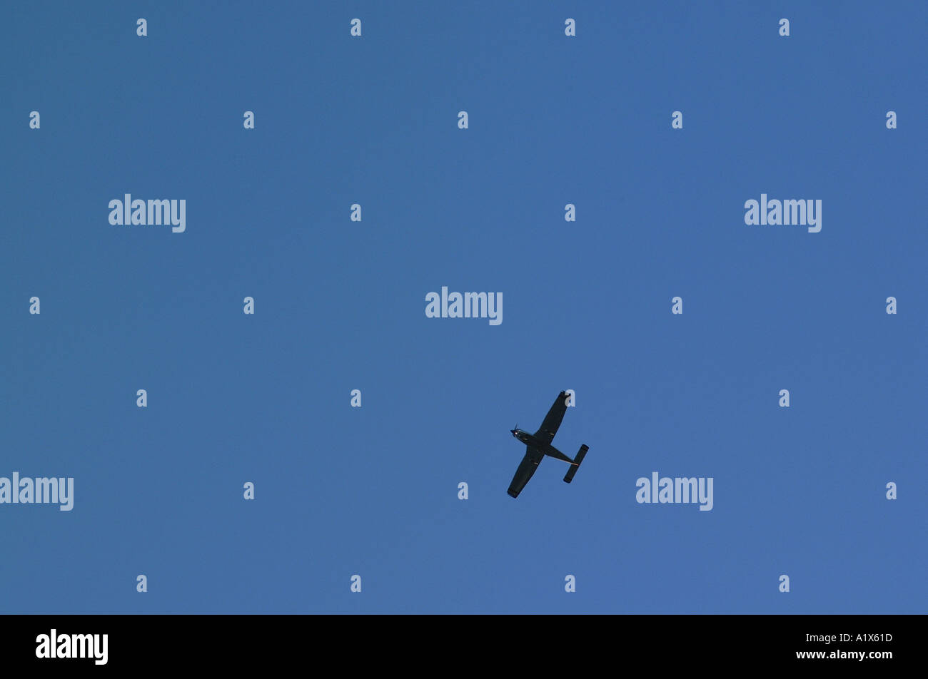 Far in sky plane blue hi-res stock photography and images - Alamy