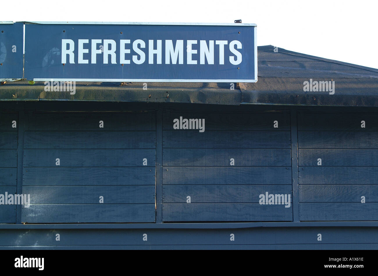 Off season food and refreshments stand closed down Stock Photo - Alamy