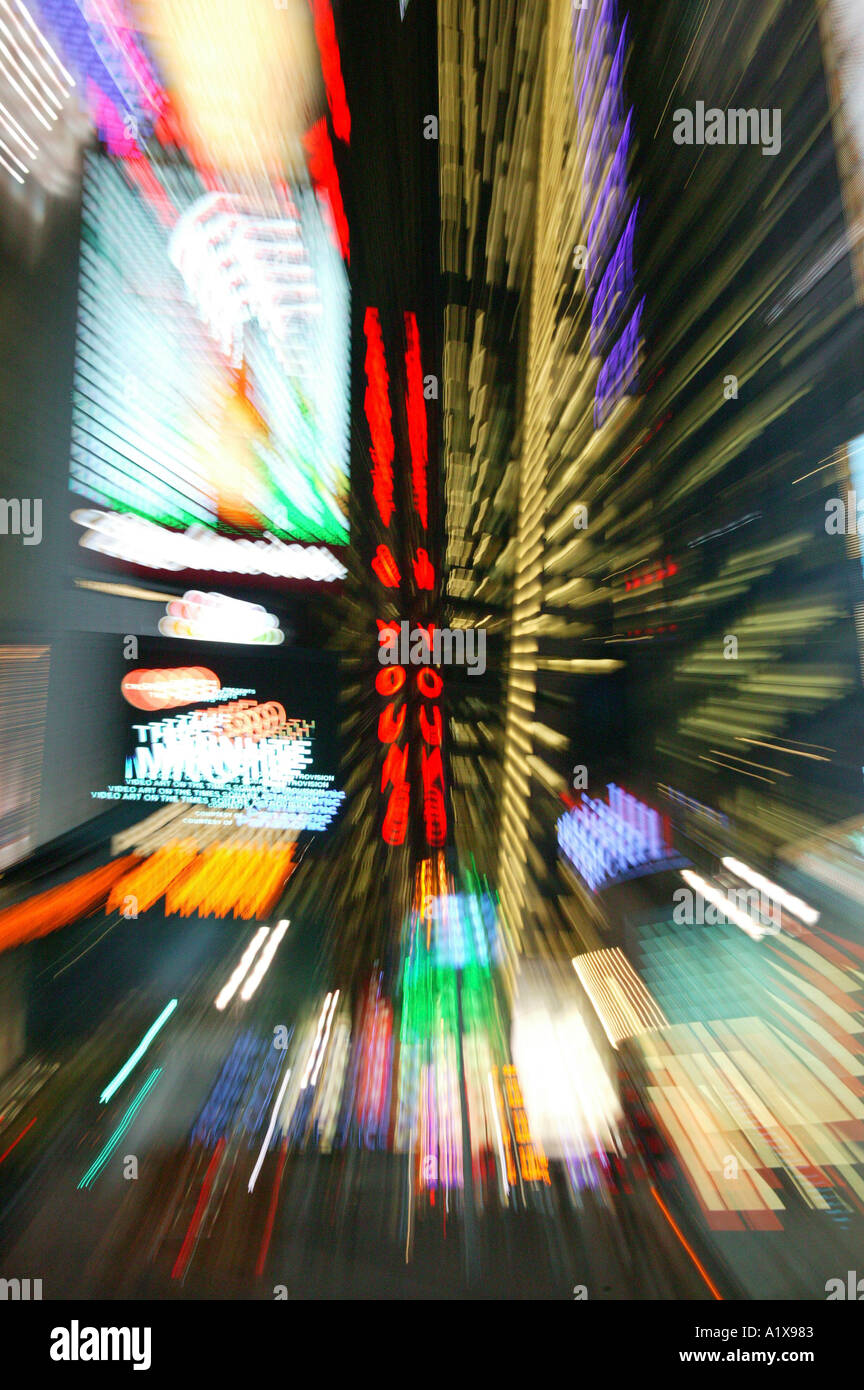 Times square 2003 hi-res stock photography and images - Alamy