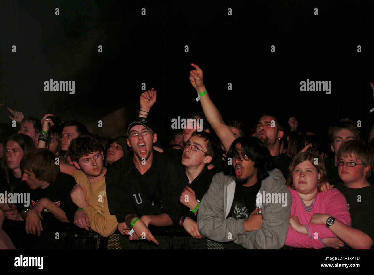 Teenage fans rock hi-res stock photography and images - Alamy