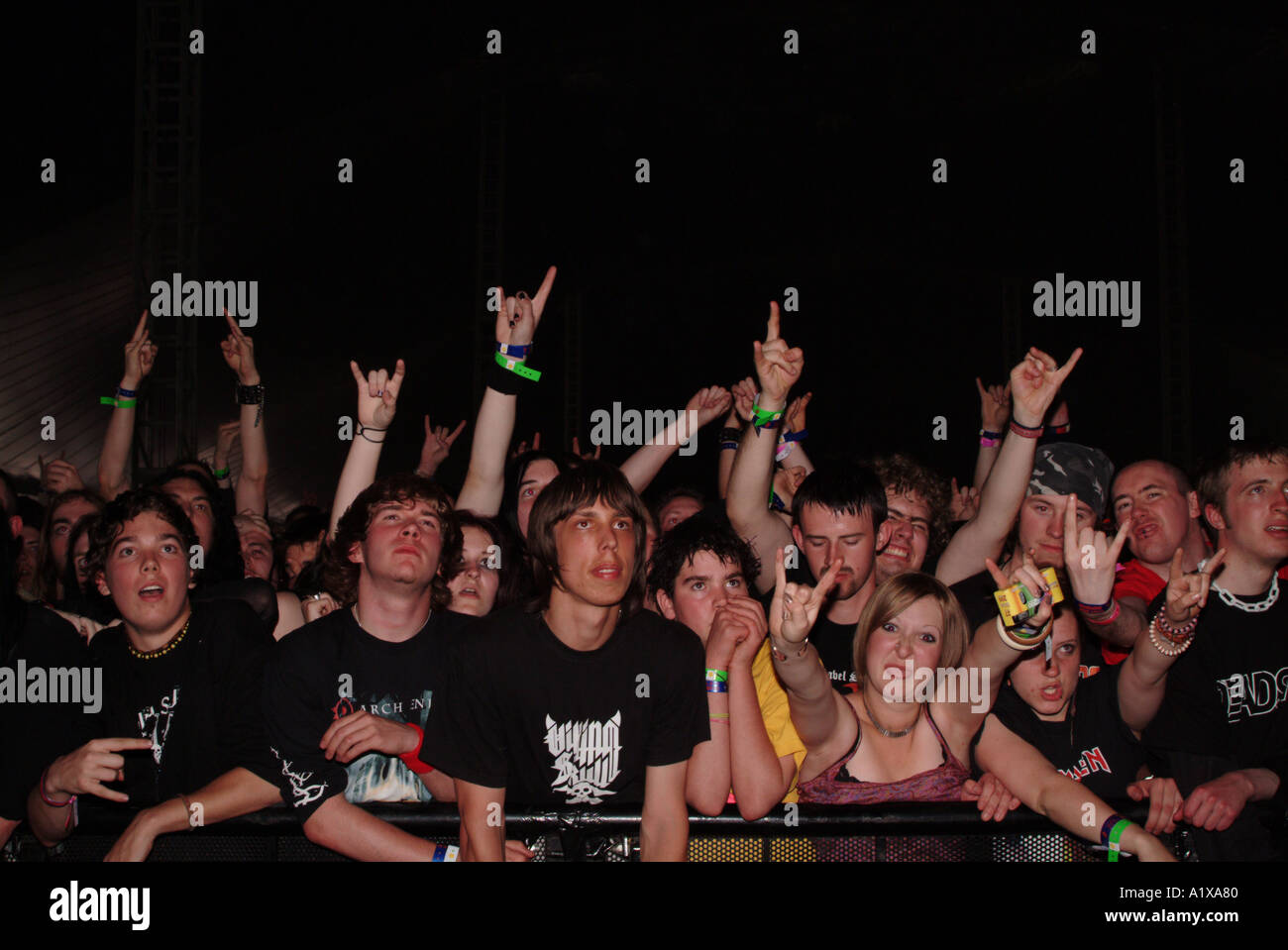 Teenage fans rock hi-res stock photography and images - Alamy