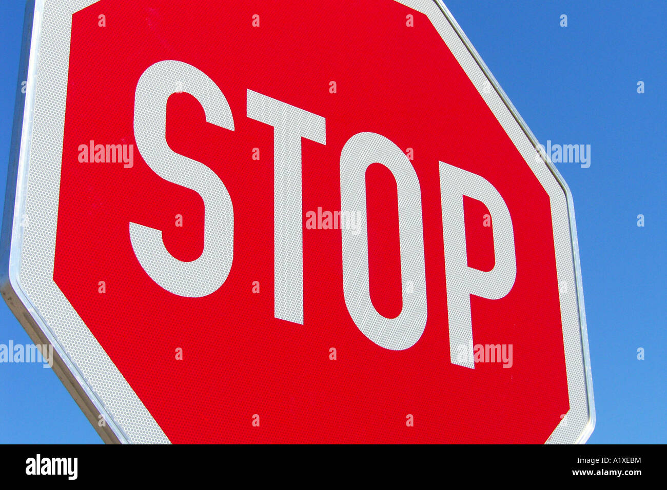 Cycle signal in family hi-res stock photography and images - Alamy