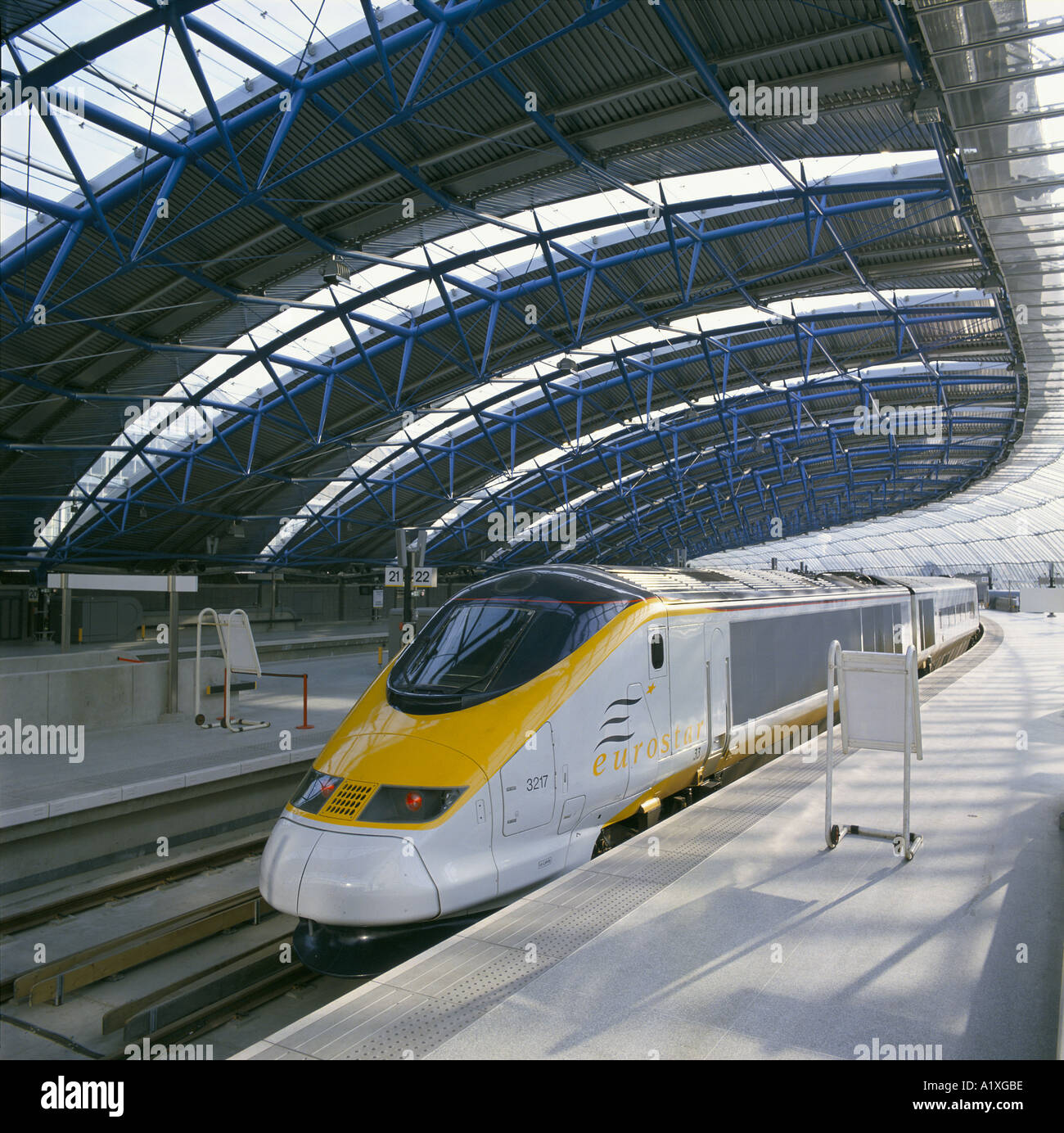 Channel tunnel 1994 hi-res stock photography and images - Alamy