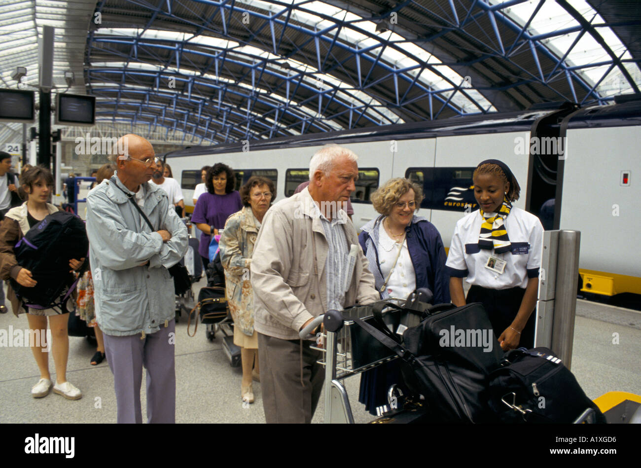 EUROSTAR TERMINAL WATERLOO LONDON Stock Photo - Alamy