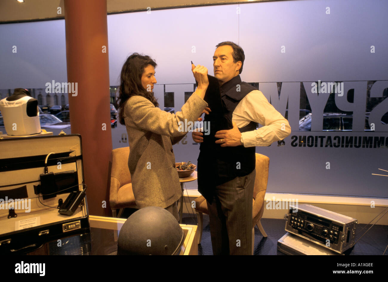 SPYMASTER LONDON SHOP SELLING SURVEILLANCE AND COMMUNICATION EQUIPMENT ...