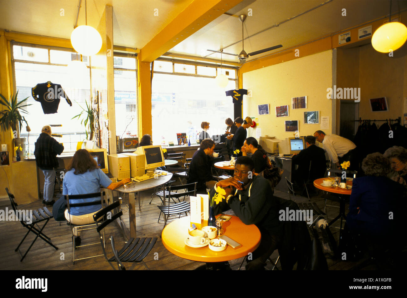 Cyberia cafe london hi-res stock photography and images - Alamy