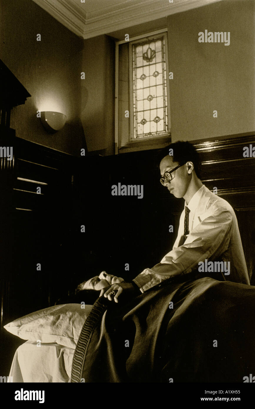 HOSPITAL MORTUARY BODY IN CHAPEL OF REST Stock Photo - Alamy